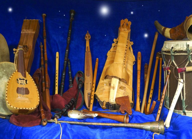 La Musique et les instruments au Moyen-Age. - Le Ménestrel Des Hauts de France. Animations ...